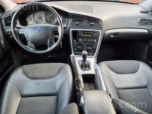 Sarkans Volvo XC70 2006 Preiļi, ar dzinēja tilpumu 2.40 L un nobraukumu 0 tūkst. km par 3050 €, foto 10 vietnē AUTOMOTO.COM.LV