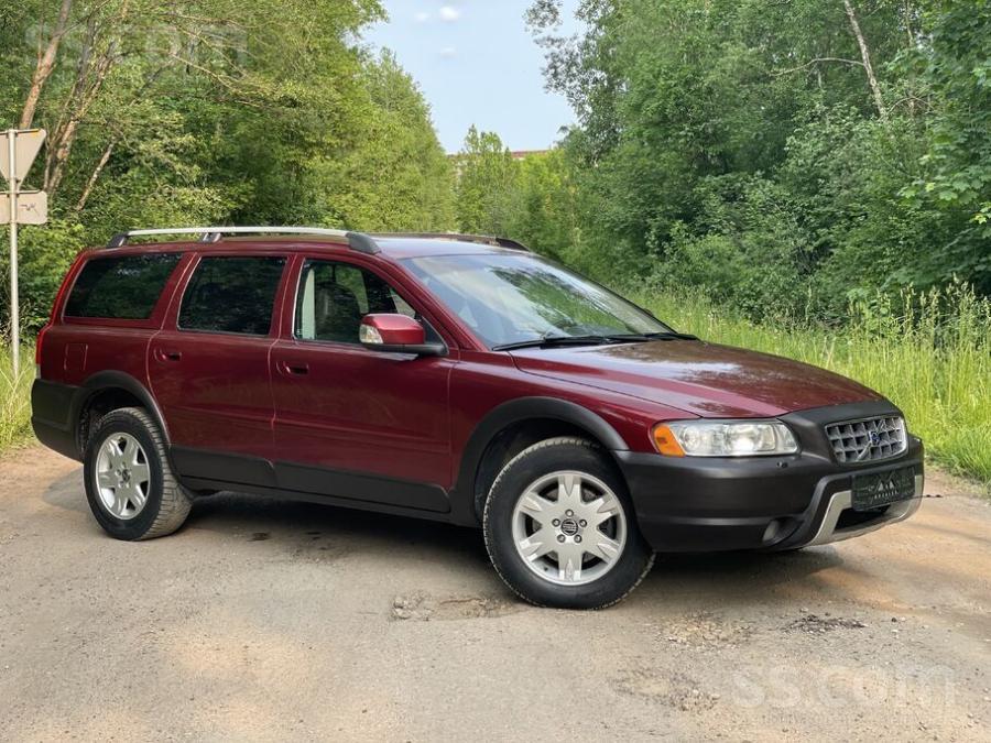 Red Volvo XC70 2007 in Riga, with an engine capacity of 2.40 L and mileage of 0 thousand km for 4150 €, photo 8 on AUTOMOTO.COM.LV