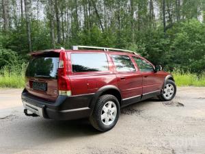 Red Volvo XC70 2007 in Riga, with an engine capacity of 2.40 L and mileage of 0 thousand km for 4150 €, photo 10 on AUTOMOTO.COM.LV