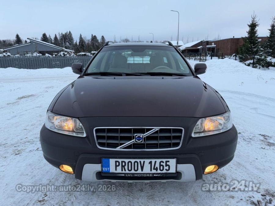 Red Volvo XC70 2007 in Tallinn, with an engine capacity of 2.40 L and mileage of 313 thousand km for 5990 €, photo 8 on AUTOMOTO.COM.LV