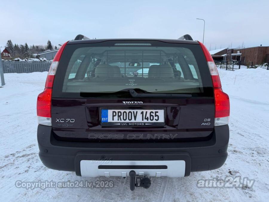 Red Volvo XC70 2007 in Tallinn, with an engine capacity of 2.40 L and mileage of 313 thousand km for 5990 €, photo 10 on AUTOMOTO.COM.LV