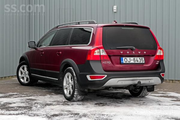 Sarkans Volvo XC70 2008 Ogre, ar dzinēja tilpumu 2.40 L un nobraukumu 0 tūkst. km par 5250 €, foto 4 vietnē AUTOMOTO.COM.LV
