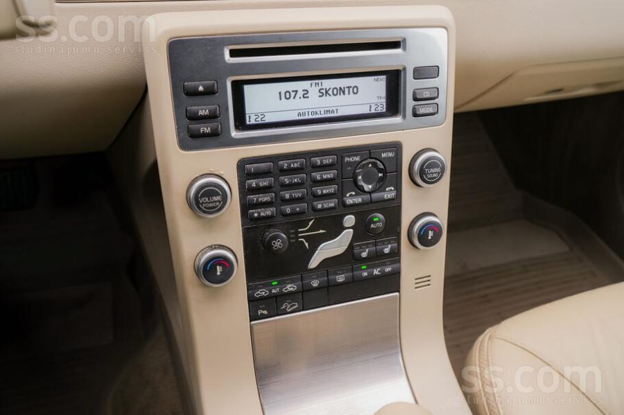 Red Volvo XC70 2008 in Ogre, with an engine capacity of 2.40 L and mileage of 0 thousand km for 5250 €, photo 13 on AUTOMOTO.COM.LV