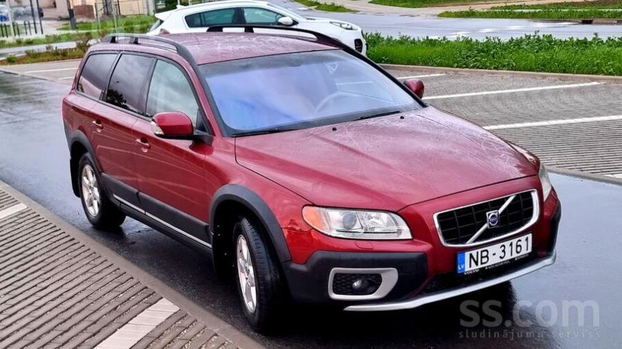 Sarkans Volvo XC70 2008 Cēsis, ar dzinēja tilpumu 2.40 L un nobraukumu 481 tūkst. km par 4200 €, foto 4 vietnē AUTOMOTO.COM.LV