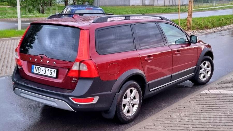 Sarkans Volvo XC70 2008 Cēsis, ar dzinēja tilpumu 2.40 L un nobraukumu 481 tūkst. km par 4200 €, foto 6 vietnē AUTOMOTO.COM.LV