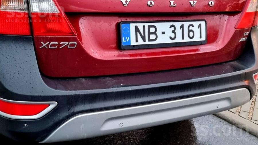 Sarkans Volvo XC70 2008 Cēsis, ar dzinēja tilpumu 2.40 L un nobraukumu 481 tūkst. km par 4200 €, foto 8 vietnē AUTOMOTO.COM.LV