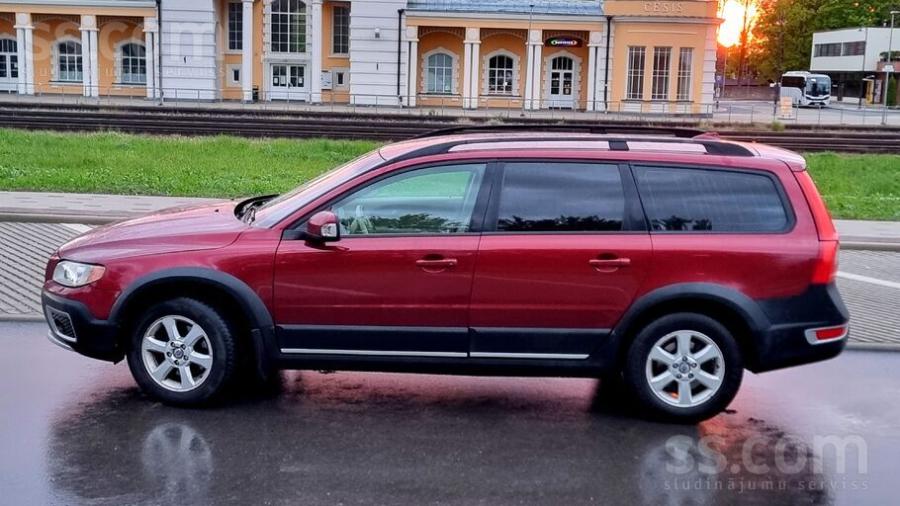 Sarkans Volvo XC70 2008 Cēsis, ar dzinēja tilpumu 2.40 L un nobraukumu 481 tūkst. km par 4200 €, foto 10 vietnē AUTOMOTO.COM.LV