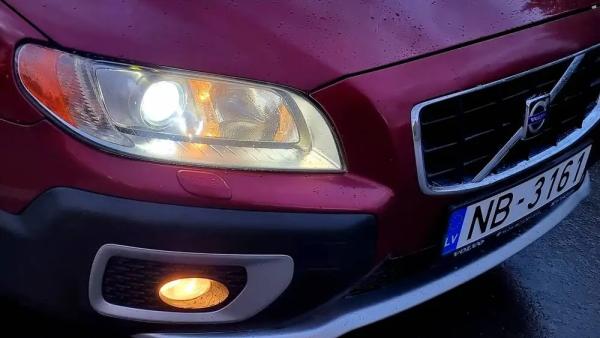 Sarkans Volvo XC70 2008 Cēsis, ar dzinēja tilpumu 2.40 L un nobraukumu 480 tūkst. km par 4200 €, foto 6 vietnē AUTOMOTO.COM.LV