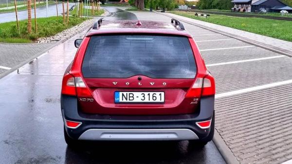 Sarkans Volvo XC70 2008 Cēsis, ar dzinēja tilpumu 2.40 L un nobraukumu 480 tūkst. km par 4200 €, foto 8 vietnē AUTOMOTO.COM.LV