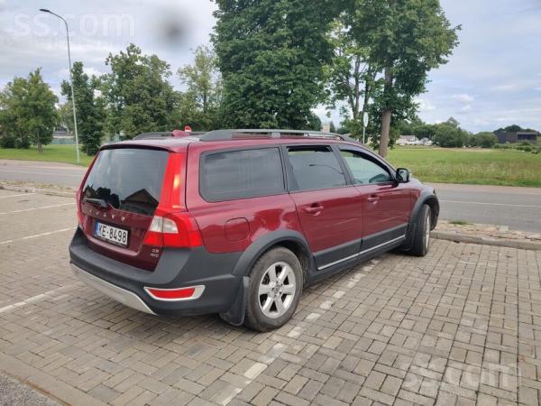 Красный Вольво ХС70 2008 в Резекне, объемом двигателя 2.40 л и пробегом 364 тыс. км за 4450 €, фото 3 на AUTOMOTO.COM.LV
