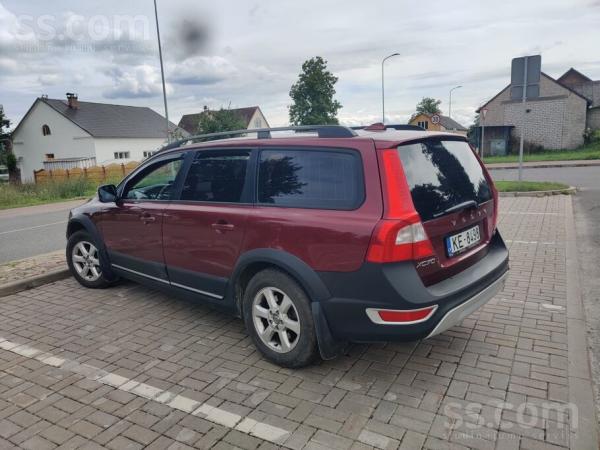 Красный Вольво ХС70 2008 в Резекне, объемом двигателя 2.40 л и пробегом 364 тыс. км за 4450 €, фото 4 на AUTOMOTO.COM.LV