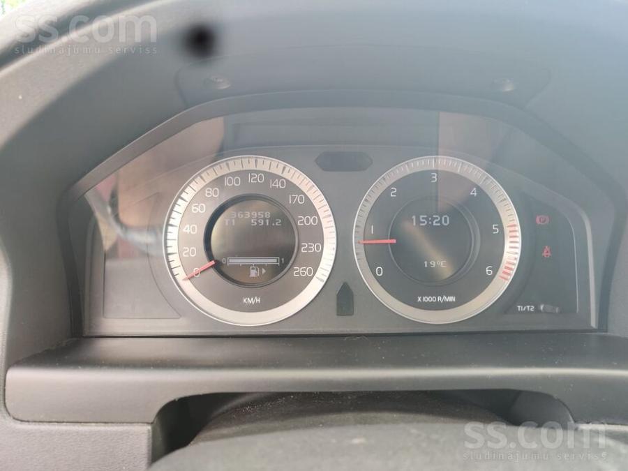 Sarkans Volvo XC70 2008 Rēzekne, ar dzinēja tilpumu 2.40 L un nobraukumu 364 tūkst. km par 4450 €, foto 9 vietnē AUTOMOTO.COM.LV