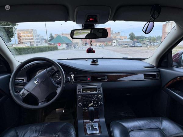 Red Volvo XC70 2008 in Kursenai, with an engine capacity of 2.40 L and mileage of 357 thousand km for 3100 €, photo 9 on AUTOMOTO.COM.LV