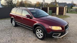 Red Volvo XC70 2008 in Rezekne, with an engine capacity of 2.40 L and mileage of 366 thousand km for 4550 €, photo 7 on AUTOMOTO.COM.LV