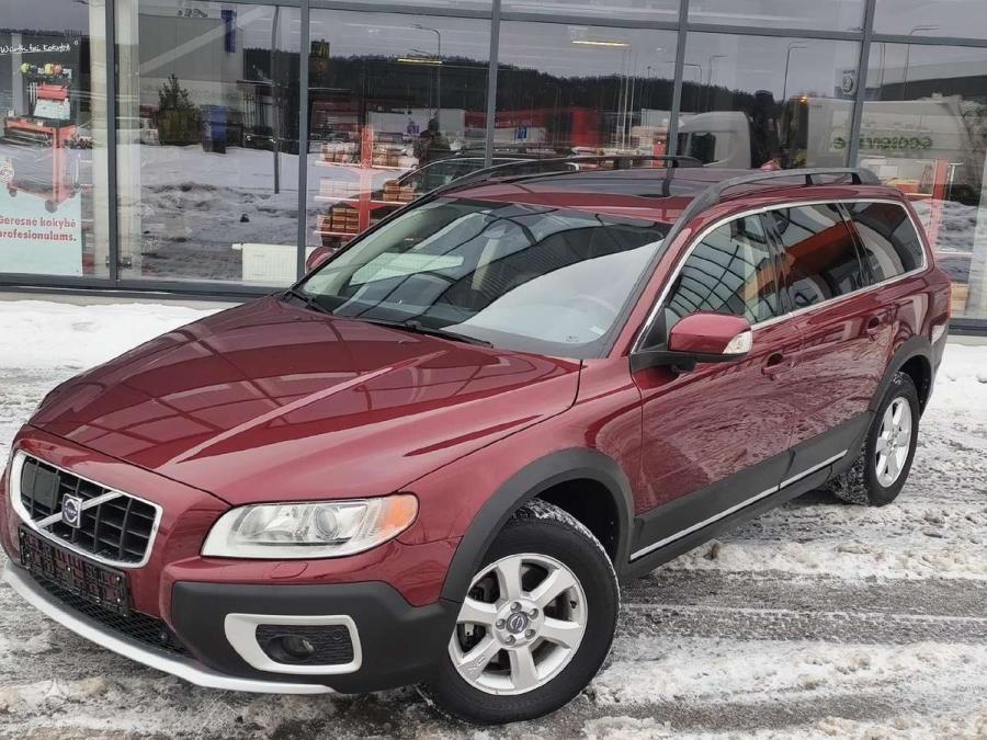 Red Volvo XC70 2009 in Vilnius, with an engine capacity of 2.40 L and mileage of 263 thousand km for 7750 €, photo 5 on AUTOMOTO.COM.LV