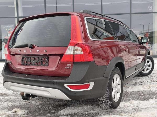 Sarkans Volvo XC70 2009 Viļņa, ar dzinēja tilpumu 2.40 L un nobraukumu 263 tūkst. km par 7750 €, foto 9 vietnē AUTOMOTO.COM.LV