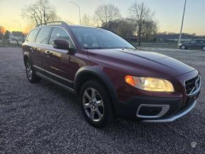 Red Volvo XC70 2009 in Raseiniai, with an engine capacity of 2.40 L and mileage of 338 thousand km for 5350 €, photo 2 on AUTOMOTO.COM.LV