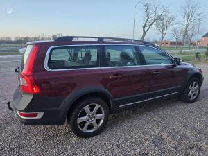 Red Volvo XC70 2009 in Raseiniai, with an engine capacity of 2.40 L and mileage of 338 thousand km for 5350 €, photo 7 on AUTOMOTO.COM.LV