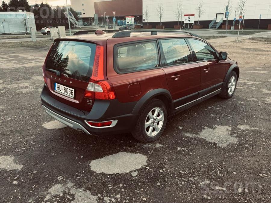 Sarkans Volvo XC70 2011 Rīga, ar dzinēja tilpumu 2.40 L un nobraukumu 422 tūkst. km par 5300 €, foto 3 vietnē AUTOMOTO.COM.LV