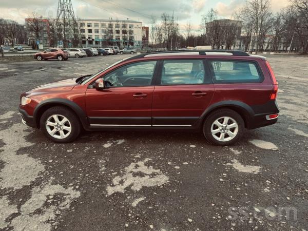 Red Volvo XC70 2011 in Riga, with an engine capacity of 2.40 L and mileage of 422 thousand km for 5300 €, photo 6 on AUTOMOTO.COM.LV
