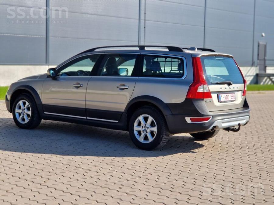 Sarkans Volvo XC70 2012 Rīga, ar dzinēja tilpumu 2.40 L un nobraukumu 336 tūkst. km par 14500 €, foto 9 vietnē AUTOMOTO.COM.LV