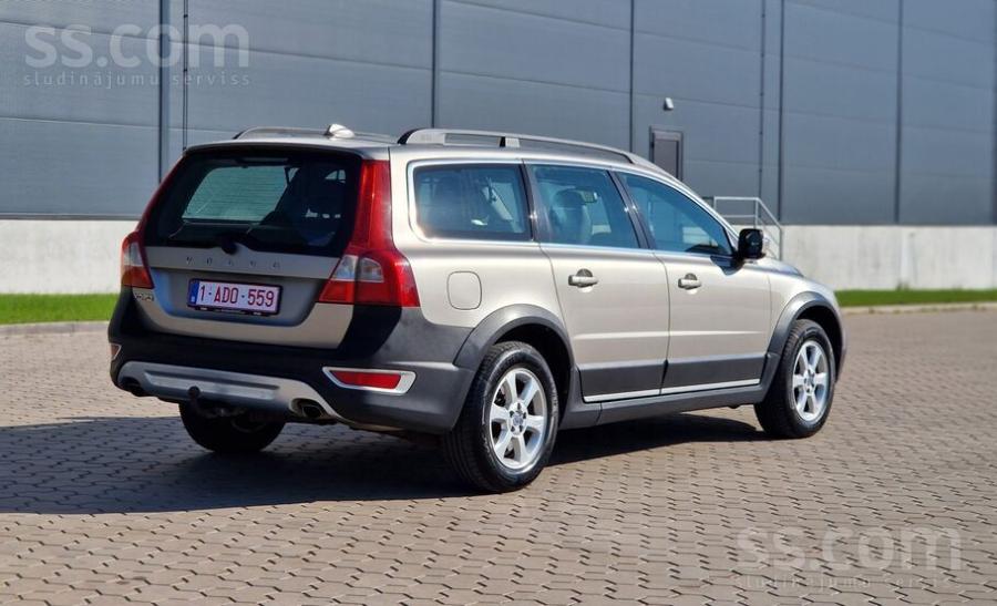 Sarkans Volvo XC70 2012 Rīga, ar dzinēja tilpumu 2.40 L un nobraukumu 336 tūkst. km par 14500 €, foto 10 vietnē AUTOMOTO.COM.LV