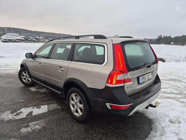 Sarkans Volvo XC70 2014 Utena, ar dzinēja tilpumu 2.40 L un nobraukumu 460 tūkst. km par 6999 €, foto 3 vietnē AUTOMOTO.COM.LV