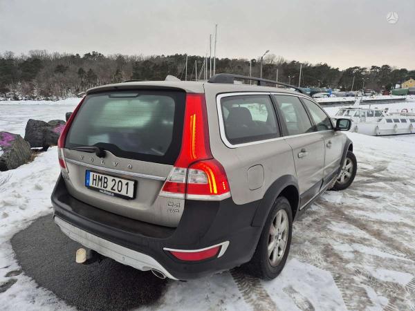 Sarkans Volvo XC70 2014 Utena, ar dzinēja tilpumu 2.40 L un nobraukumu 460 tūkst. km par 6999 €, foto 4 vietnē AUTOMOTO.COM.LV