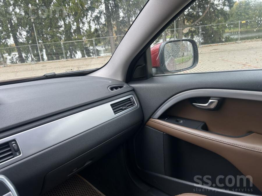 Красный Вольво ХС70 2015 в Алуксне, объемом двигателя 2.40 л и пробегом 0 тыс. км за 9800 €, фото 23 на AUTOMOTO.COM.LV