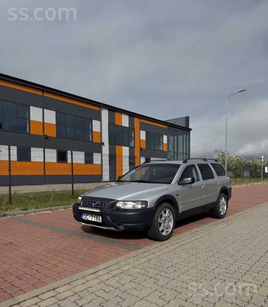 Volvo XC70 2000 Ventspils, ar dzinēja tilpumu 2.40 L un nobraukumu 463 tūkst. km par 3300 €, foto 1 vietnē AUTOMOTO.COM.LV