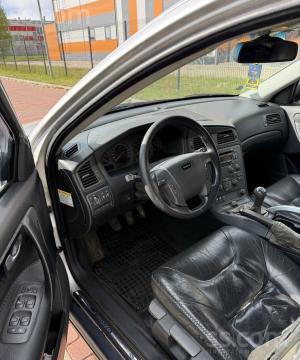 Volvo XC70 2000 Ventspils, ar dzinēja tilpumu 2.40 L un nobraukumu 463 tūkst. km par 3300 €, foto 5 vietnē AUTOMOTO.COM.LV