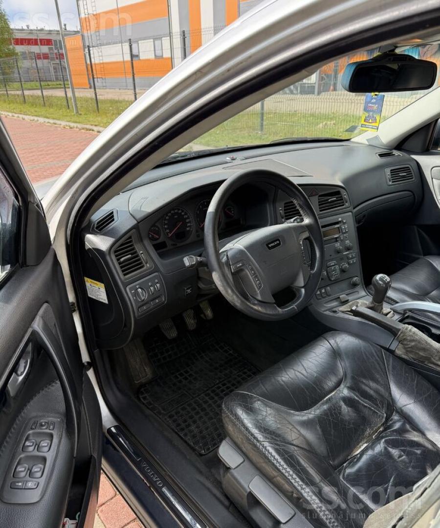 Volvo XC70 2000 Ventspils, ar dzinēja tilpumu 2.40 L un nobraukumu 463 tūkst. km par 3300 €, foto 5 vietnē AUTOMOTO.COM.LV