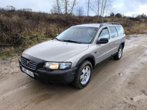 Volvo XC70 2000 in Vilnius, with an engine capacity of 2.40 L and mileage of 422 thousand km for 1100 €, photo 2 on AUTOMOTO.COM.LV