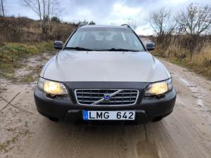 Volvo XC70 2000 in Vilnius, with an engine capacity of 2.40 L and mileage of 422 thousand km for 1100 €, photo 3 on AUTOMOTO.COM.LV