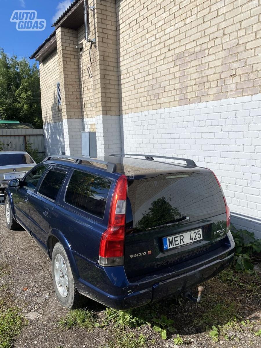 Volvo XC70 2000 in Ukmerge, with an engine capacity of 2.50 L and mileage of 375 thousand km for 500 €, photo 3 on AUTOMOTO.COM.LV