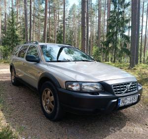 Volvo XC70 2001 in Cesis, with an engine capacity of 2.40 L and mileage of 423 thousand km for 1900 €, photo 1 on AUTOMOTO.COM.LV