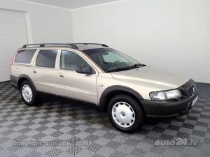 Volvo XC70 2001 Tallina, ar dzinēja tilpumu 2.40 L un nobraukumu 367 tūkst. km par 1599 €, foto  vietnē AUTOMOTO.COM.LV