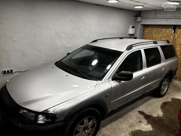 Volvo XC70 2002 in Kaunas, with an engine capacity of 2.40 L and mileage of 358 thousand km for 700 €, photo 1 on AUTOMOTO.COM.LV
