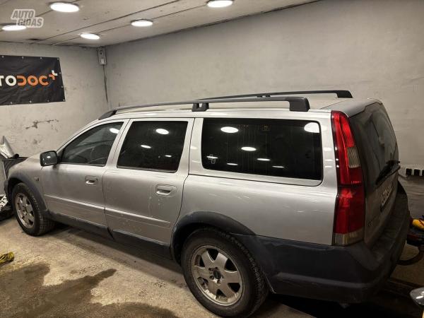 Volvo XC70 2002 in Kaunas, with an engine capacity of 2.40 L and mileage of 358 thousand km for 700 €, photo 4 on AUTOMOTO.COM.LV