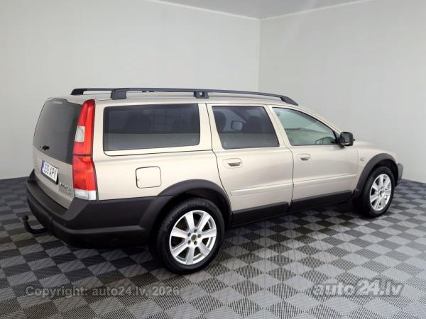 Volvo XC70 2002 in Tallinn, with an engine capacity of 2.40 L and mileage of 393 thousand km for 1199 €, photo 3 on AUTOMOTO.COM.LV