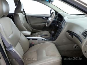 Volvo XC70 2002 in Tallinn, with an engine capacity of 2.40 L and mileage of 393 thousand km for 1199 €, photo 7 on AUTOMOTO.COM.LV