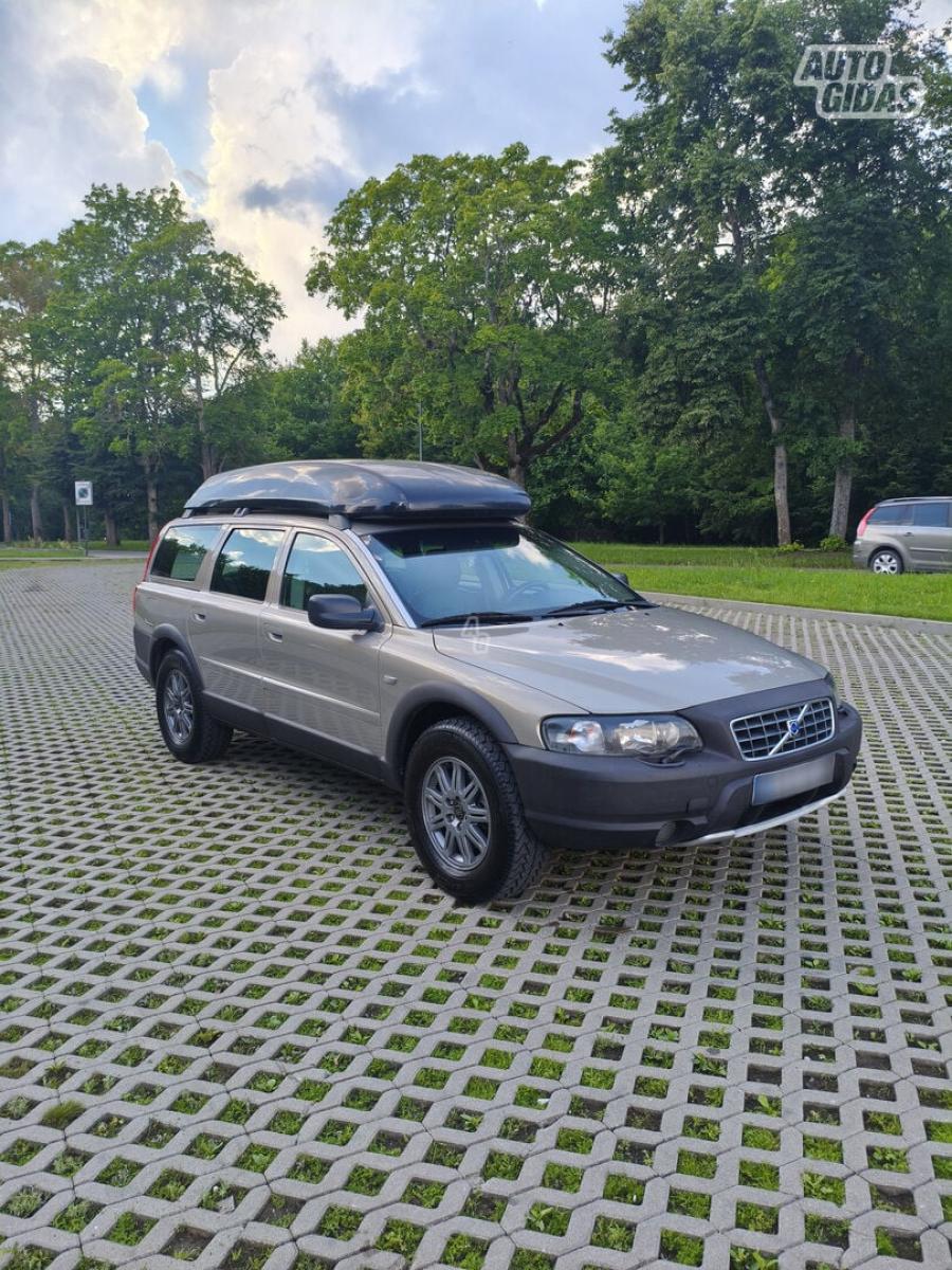 Volvo XC70 2002 in Kaunas, with an engine capacity of 2.40 L and mileage of 260 thousand km for 4500 €, photo 1 on AUTOMOTO.COM.LV