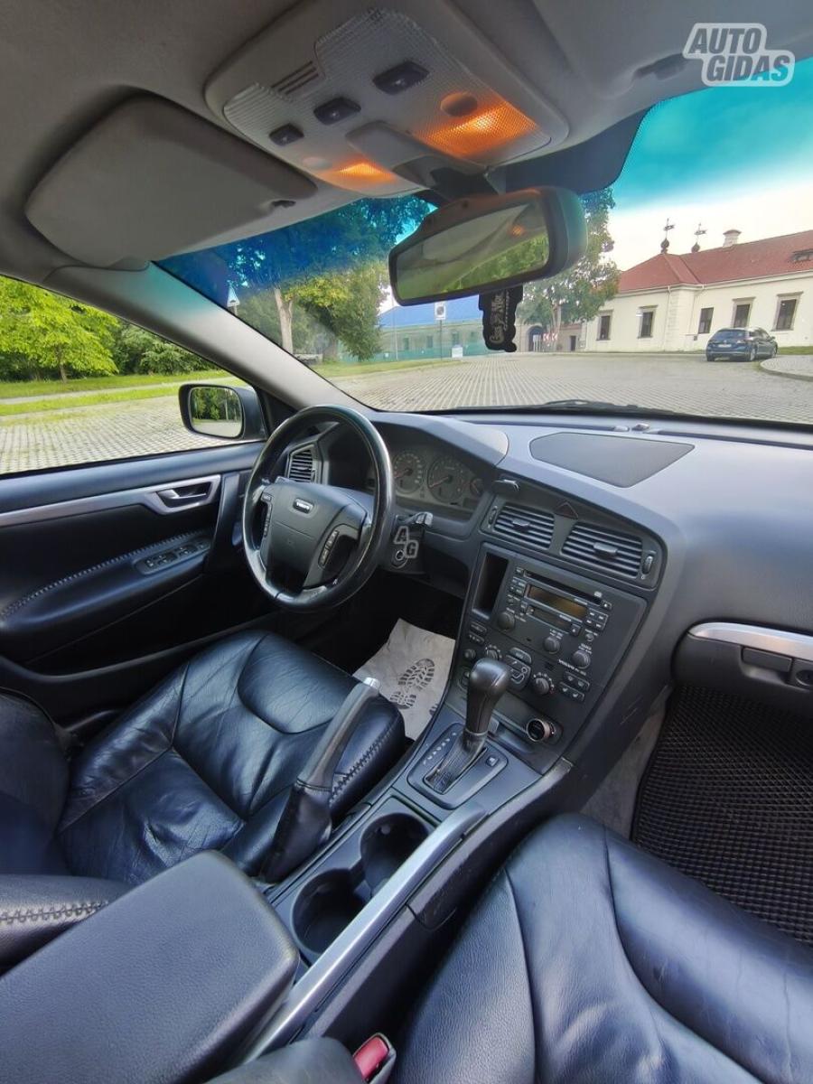 Volvo XC70 2002 in Kaunas, with an engine capacity of 2.40 L and mileage of 260 thousand km for 4500 €, photo 9 on AUTOMOTO.COM.LV