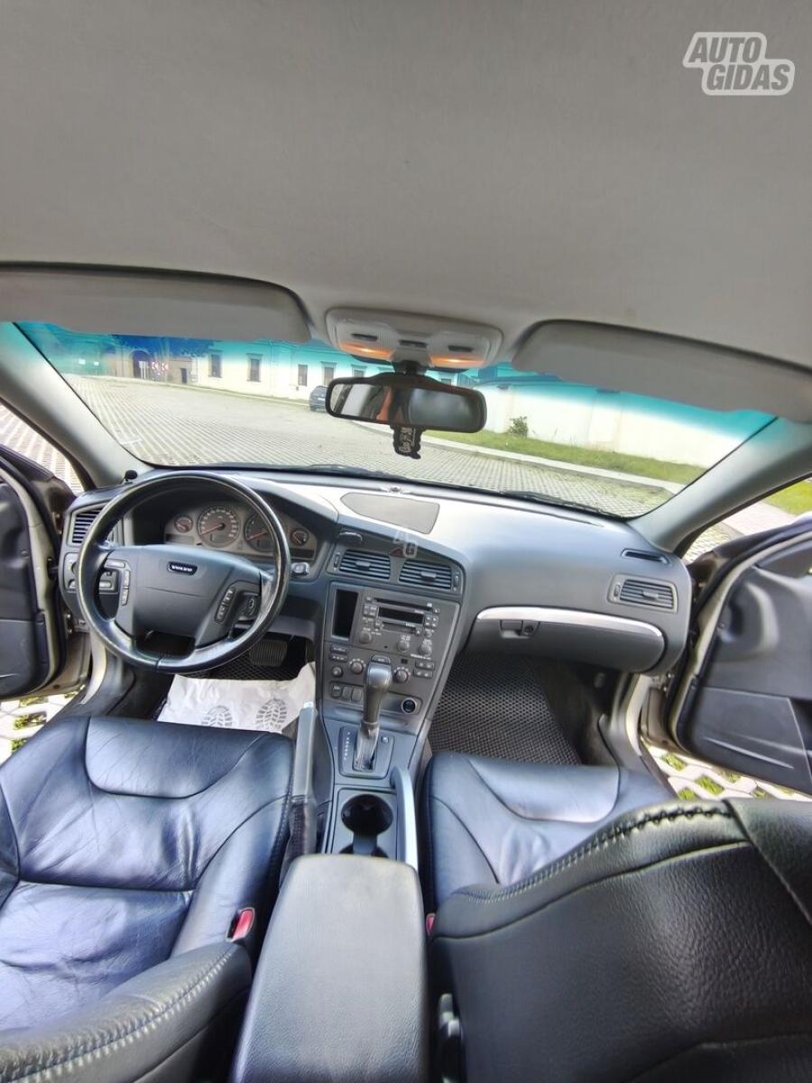 Volvo XC70 2002 in Kaunas, with an engine capacity of 2.40 L and mileage of 260 thousand km for 4500 €, photo 15 on AUTOMOTO.COM.LV