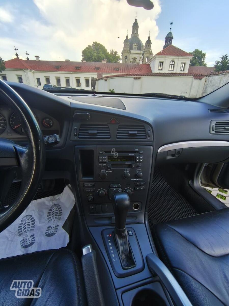 Volvo XC70 2002 in Kaunas, with an engine capacity of 2.40 L and mileage of 260 thousand km for 4500 €, photo 16 on AUTOMOTO.COM.LV