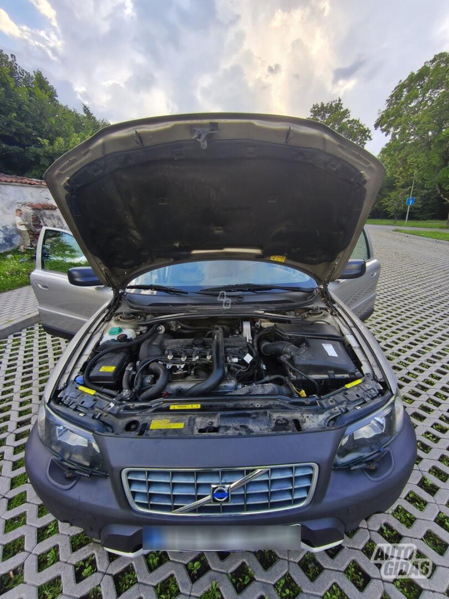 Volvo XC70 2002 in Kaunas, with an engine capacity of 2.40 L and mileage of 260 thousand km for 4500 €, photo 23 on AUTOMOTO.COM.LV