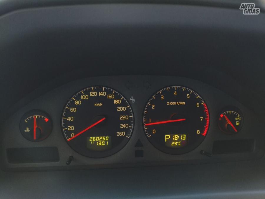 Volvo XC70 2002 in Kaunas, with an engine capacity of 2.40 L and mileage of 260 thousand km for 4500 €, photo 24 on AUTOMOTO.COM.LV