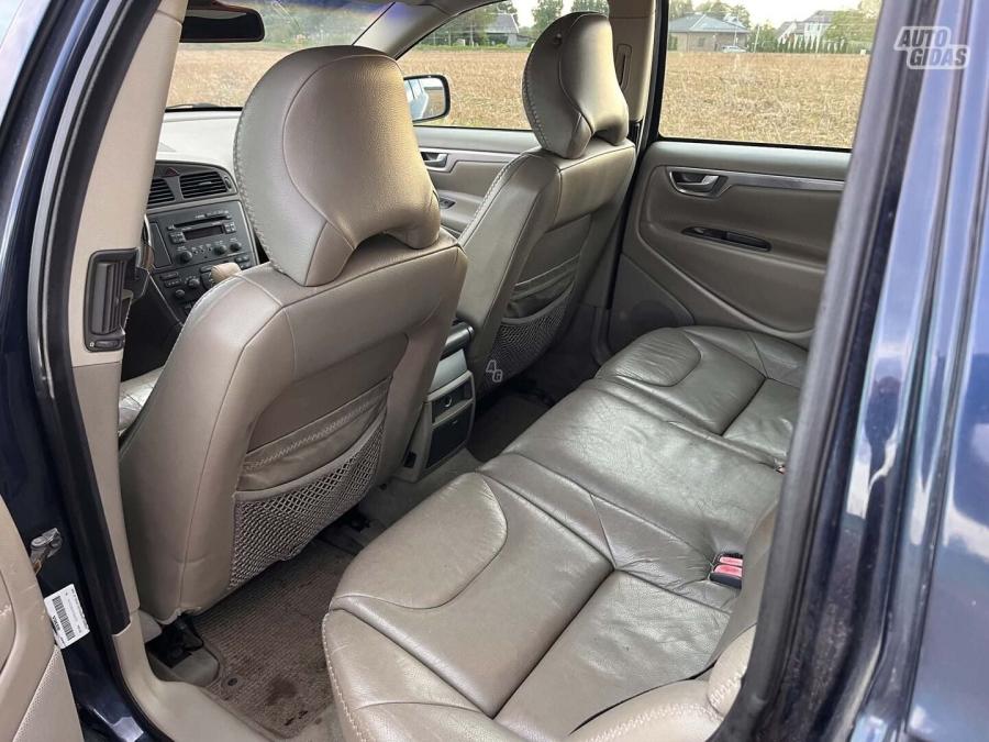 Volvo XC70 2002 in Klaipeda, with an engine capacity of 2.40 L and mileage of 375 thousand km for 999 €, photo 12 on AUTOMOTO.COM.LV