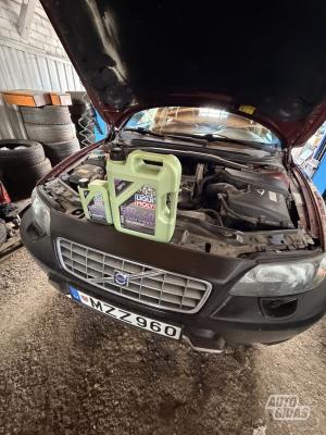 Volvo XC70 2002 in Vilnius, with an engine capacity of 2.40 L and mileage of 440 thousand km for 1630 €, photo 14 on AUTOMOTO.COM.LV
