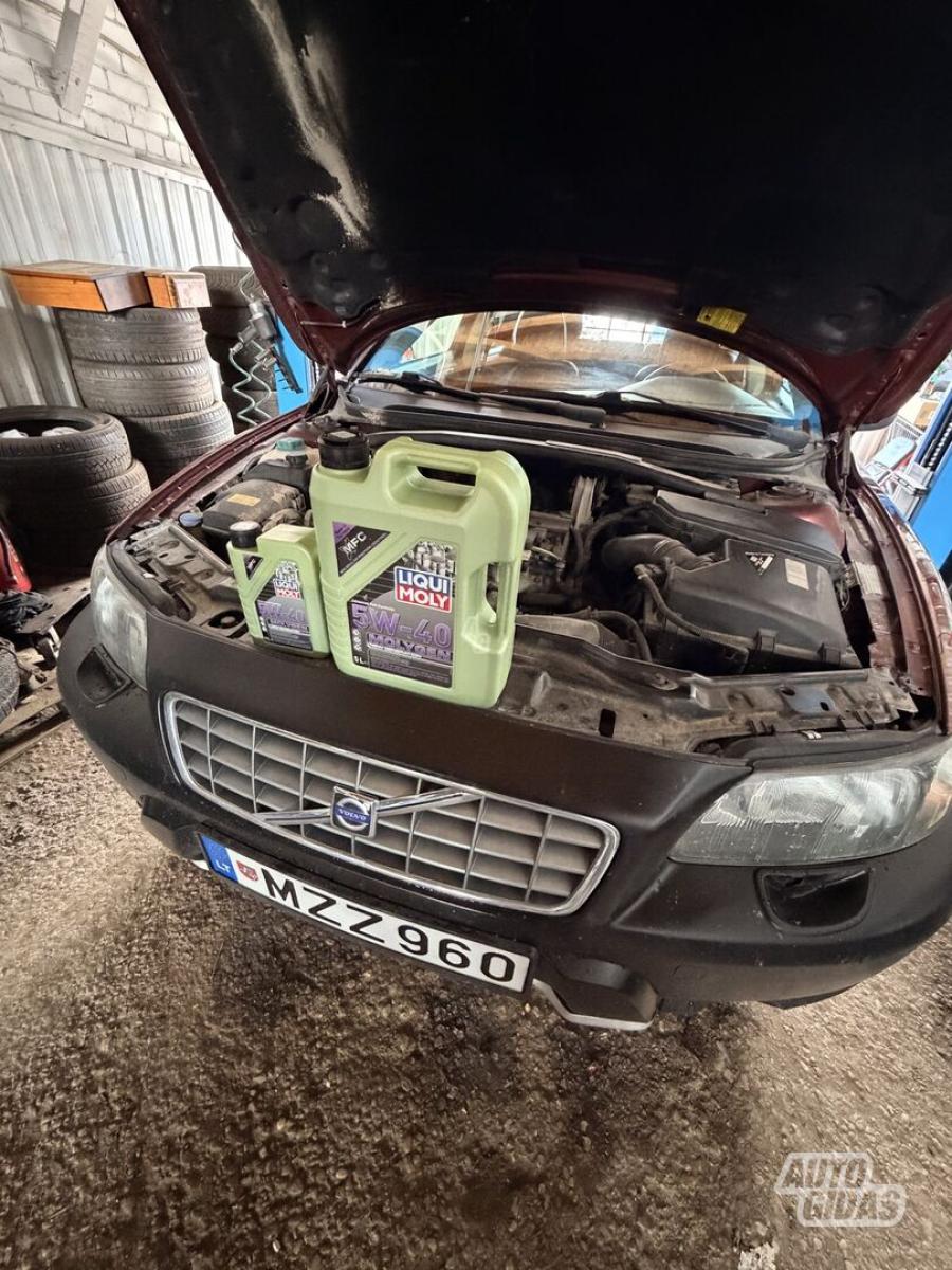Volvo XC70 2002 in Vilnius, with an engine capacity of 2.40 L and mileage of 440 thousand km for 1630 €, photo 14 on AUTOMOTO.COM.LV
